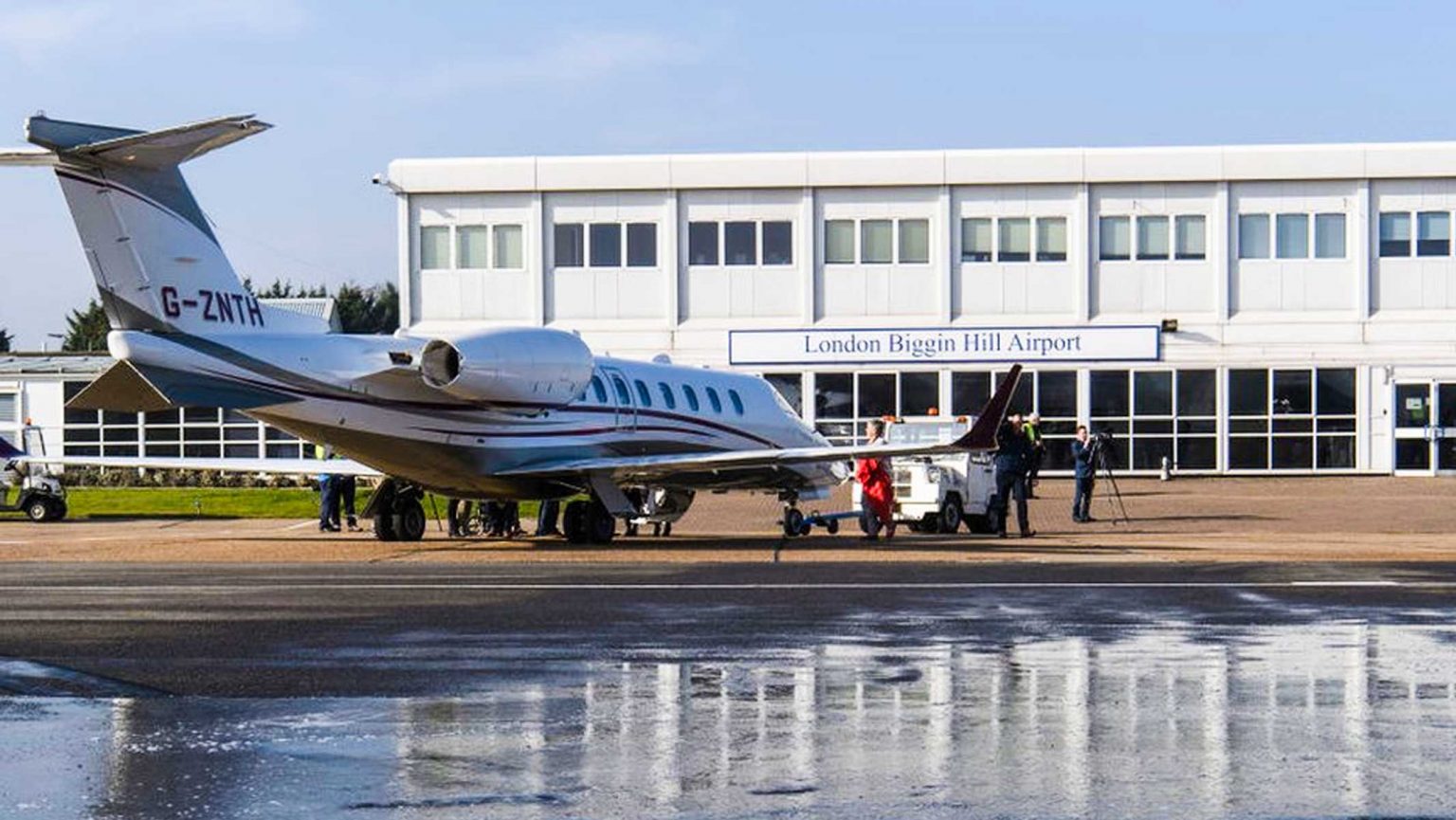 London Biggin Airport Hill UK Private Jet Charter - Private Jet hire ...